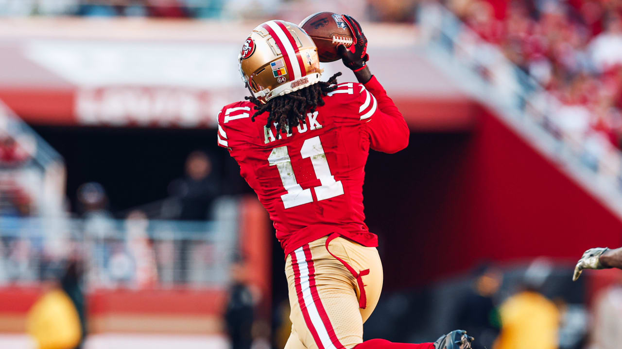 Brandon Aiyuk Flies Past Buccaneers Defense for a 37-Yard Catch and Run