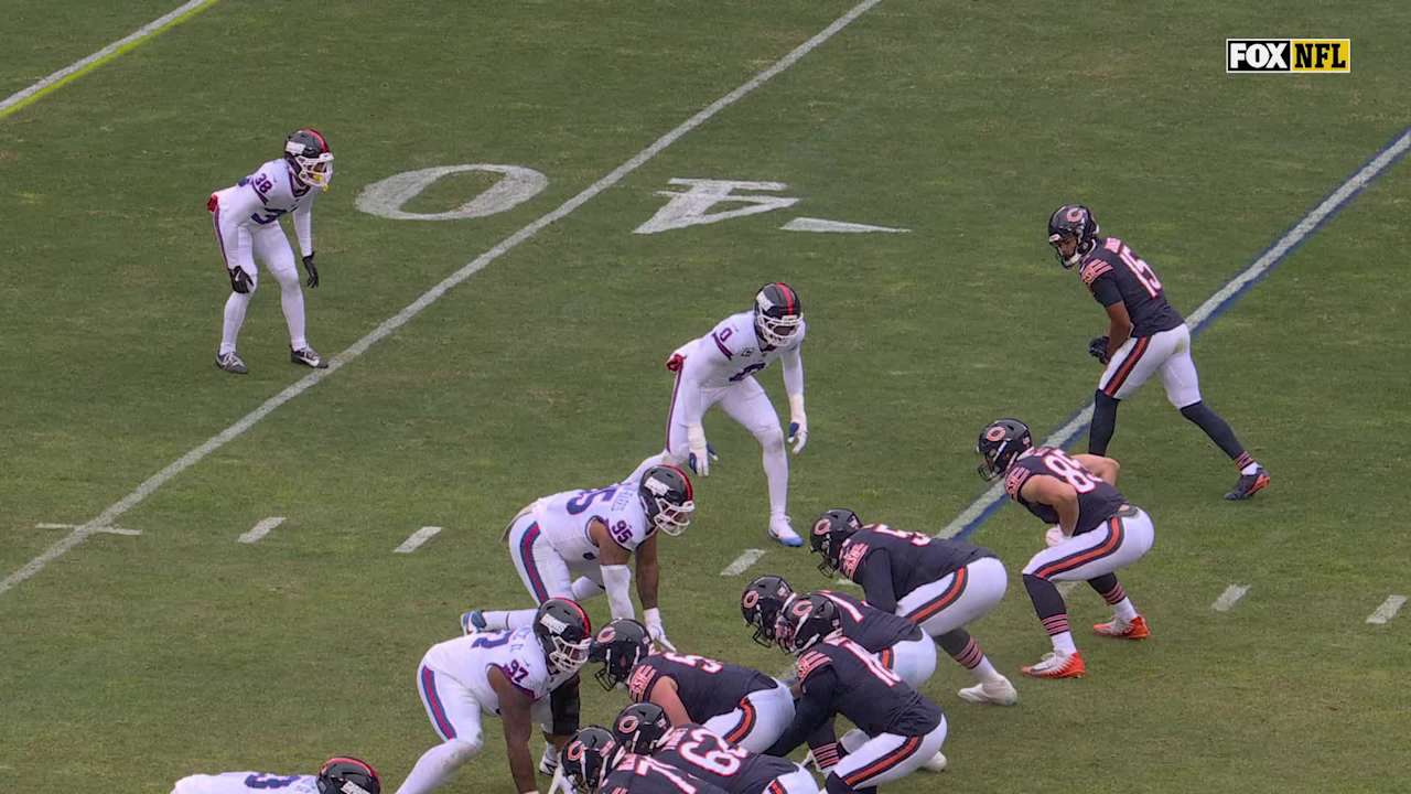 HIGHLIGHT: Caleb Williams finds Rome Odunze over middle for 27-yard gain