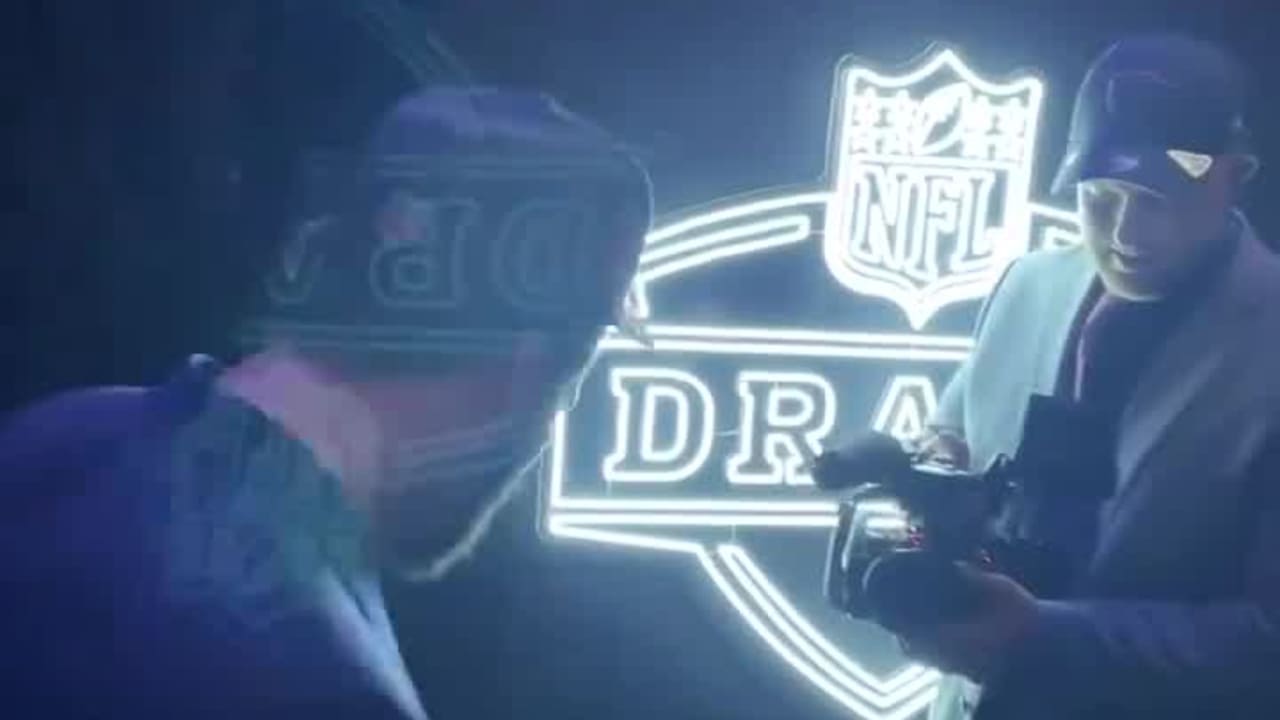 Caleb Williams reacts to Rome Odunze being drafted by the Bears