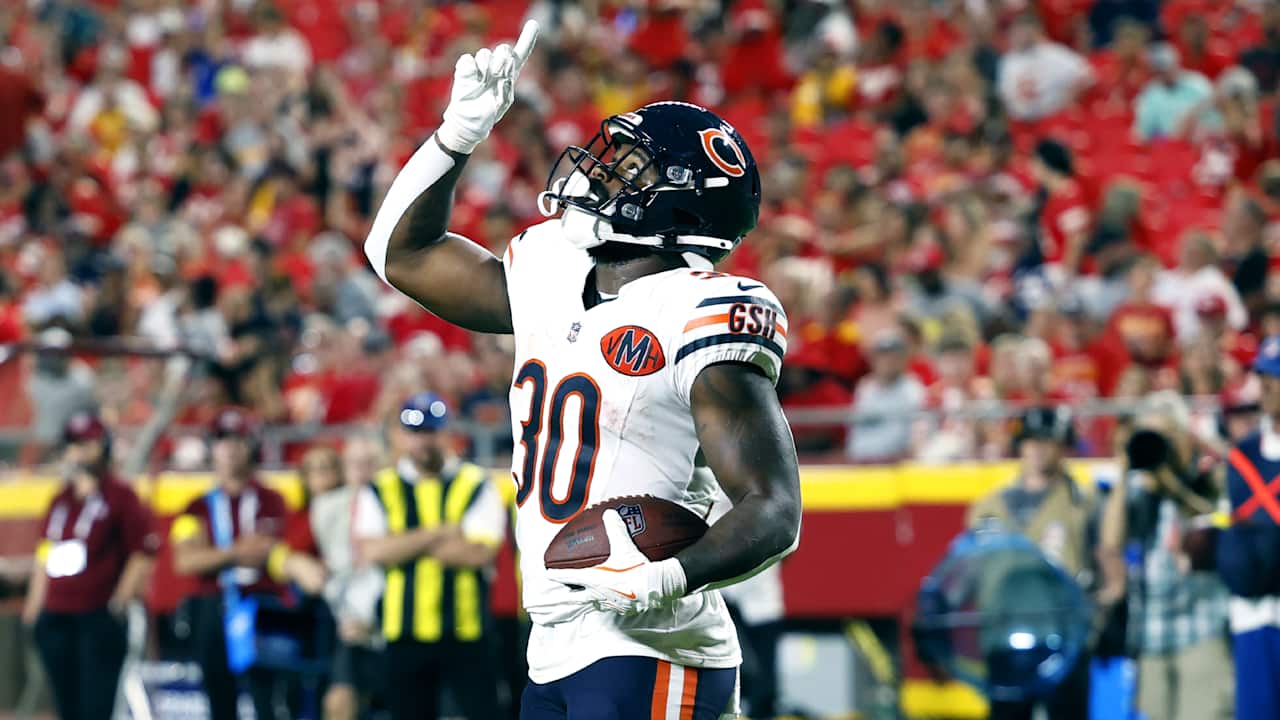 HIGHLIGHT: Tyson Bagent throws 2-yard touchdown pass to Royce Freeman