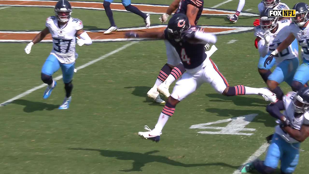 HIGHLIGHT: D'Andre Swift takes flight for huge hurdle over Titans defender on 20-yard run