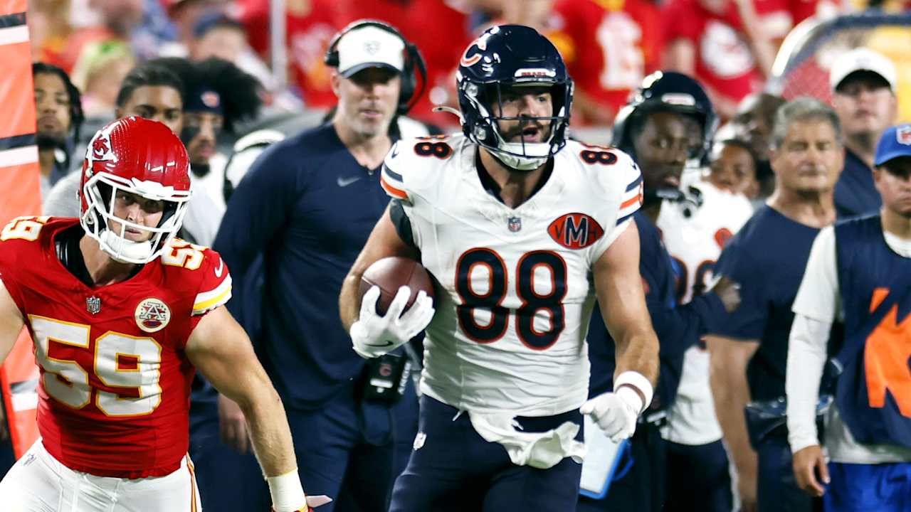 HIGHLIGHT: Stephen Carlson rumbles for 36-yard catch-and-run