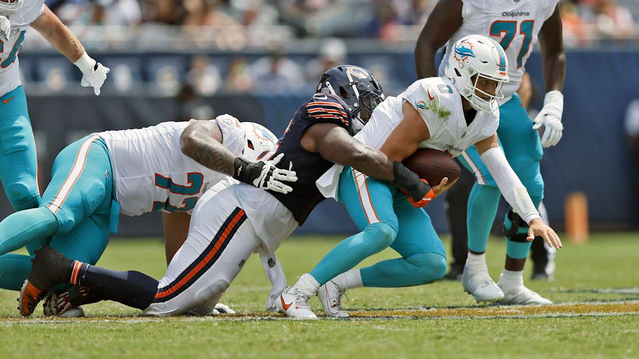 HIGHLIGHT: Zacch Pickens' sack forces a Dolphins turnover on downs