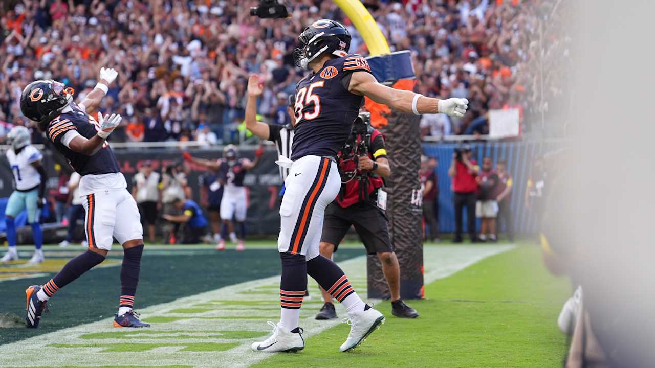 HIGHLIGHT: Cole Kmet hauls in 10-yard TD catch