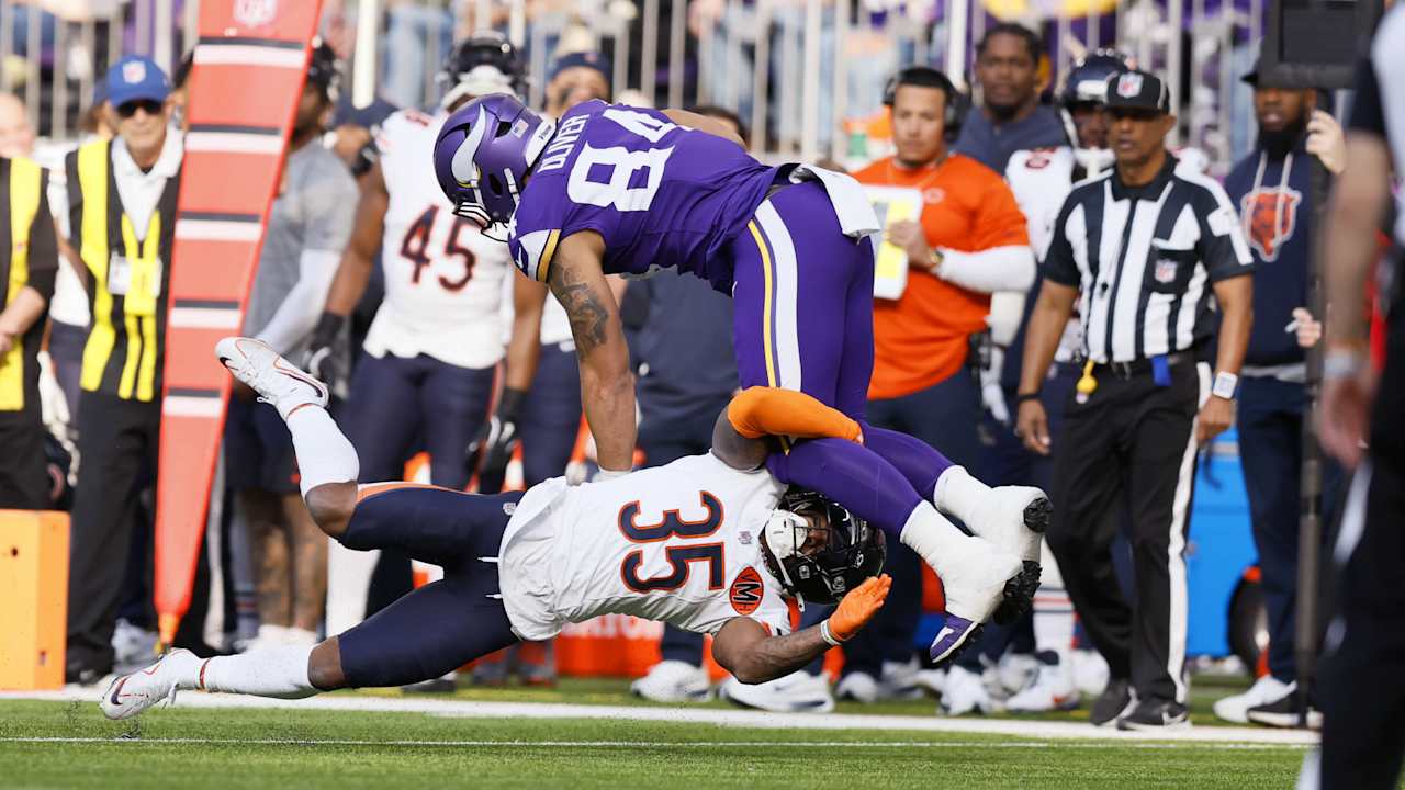 HIGHLIGHT: C. J. Gardner-Johnson drops Josh Oliver for 3-yard loss