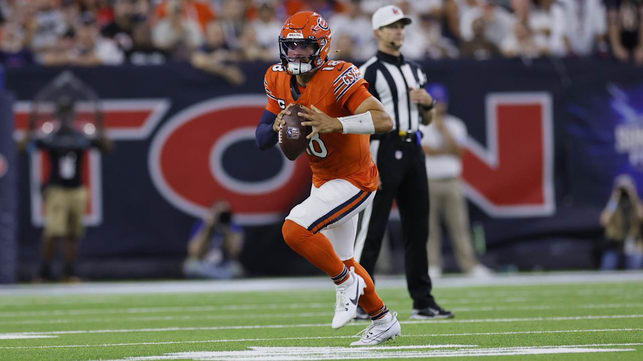 HIGHLIGHT: Caleb Williams scrambles for 24-yard gain