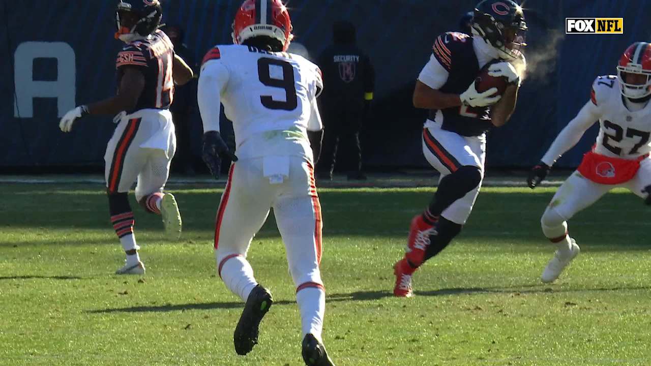 HIGHLIGHT: Caleb Williams connects with DJ Moore for 25-yard gain in ...