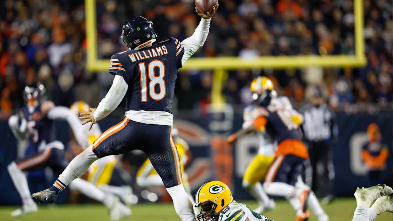 Bears QB Caleb Williams continues to perform at his best in clutch ...