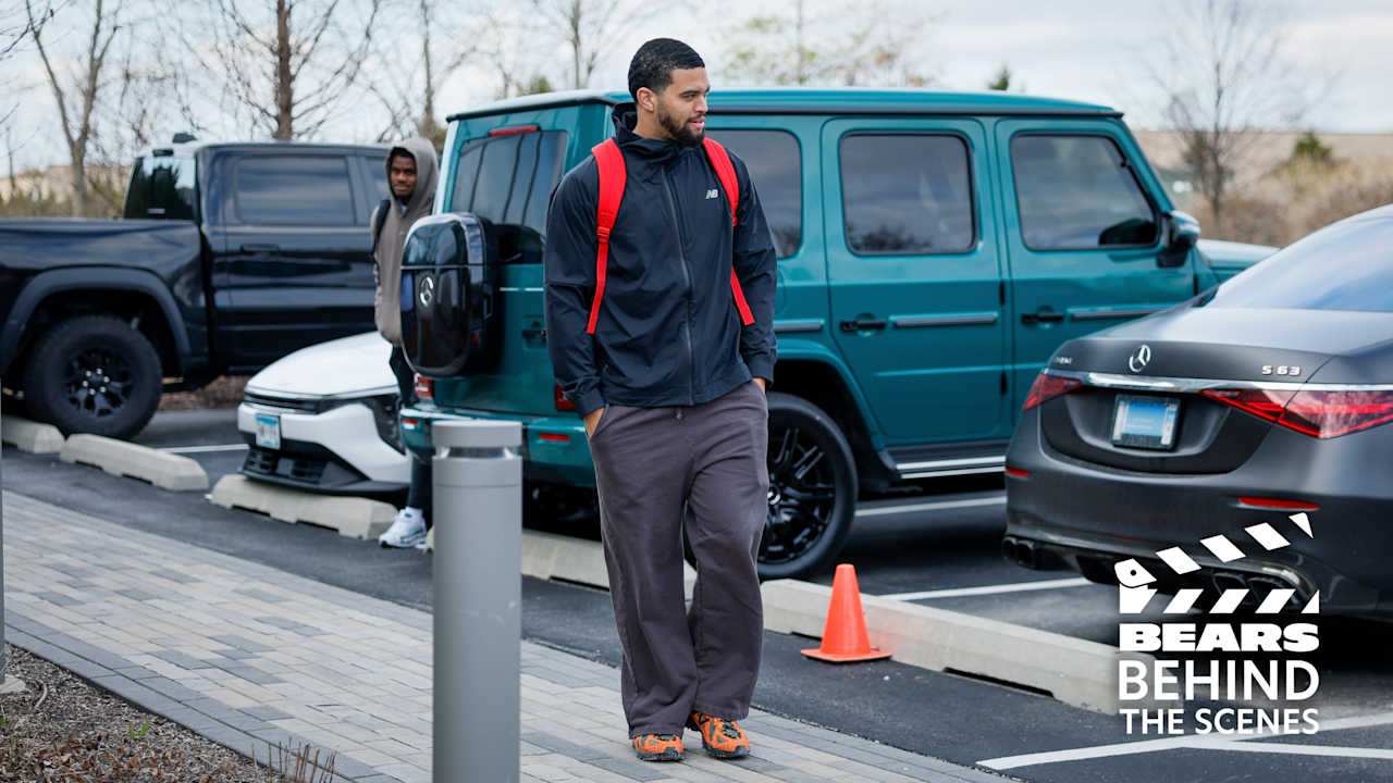 Players return to Halas Hall | Behind the Scenes