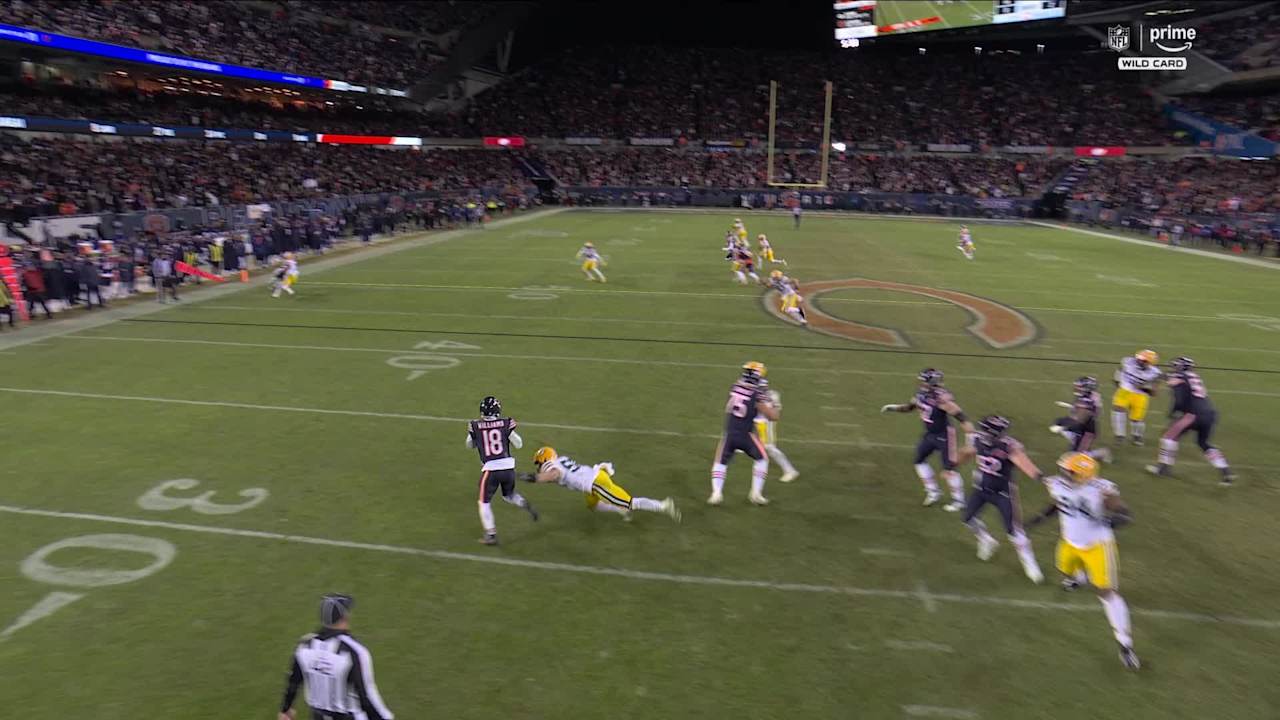 HIGHLIGHT: Caleb Williams hits Rome Odunze for 27 yards on fourth down