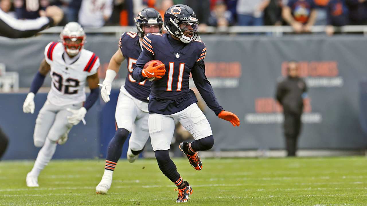 HIGHLIGHT: DeAndre Carter ignites crowd with 38-yard punt return