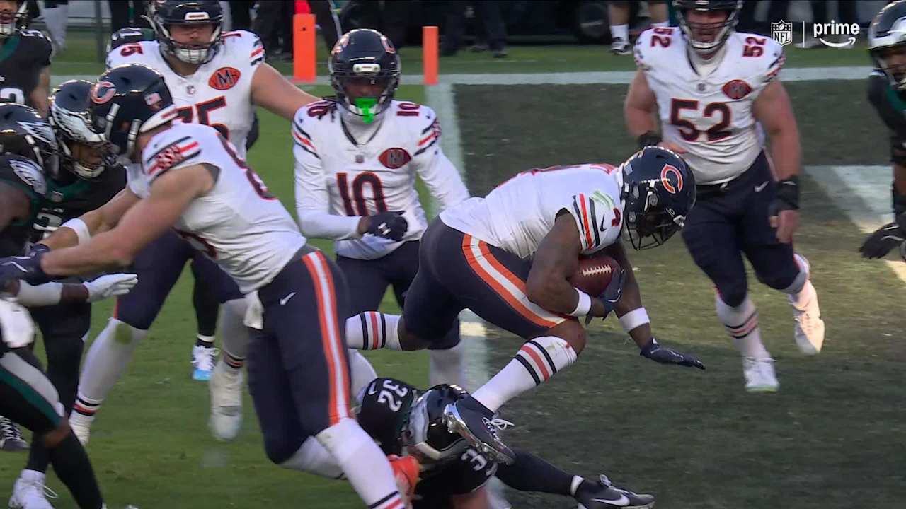 HIGHLIGHT: D'Andre Swift gets Bears on board with 3-yard TD run