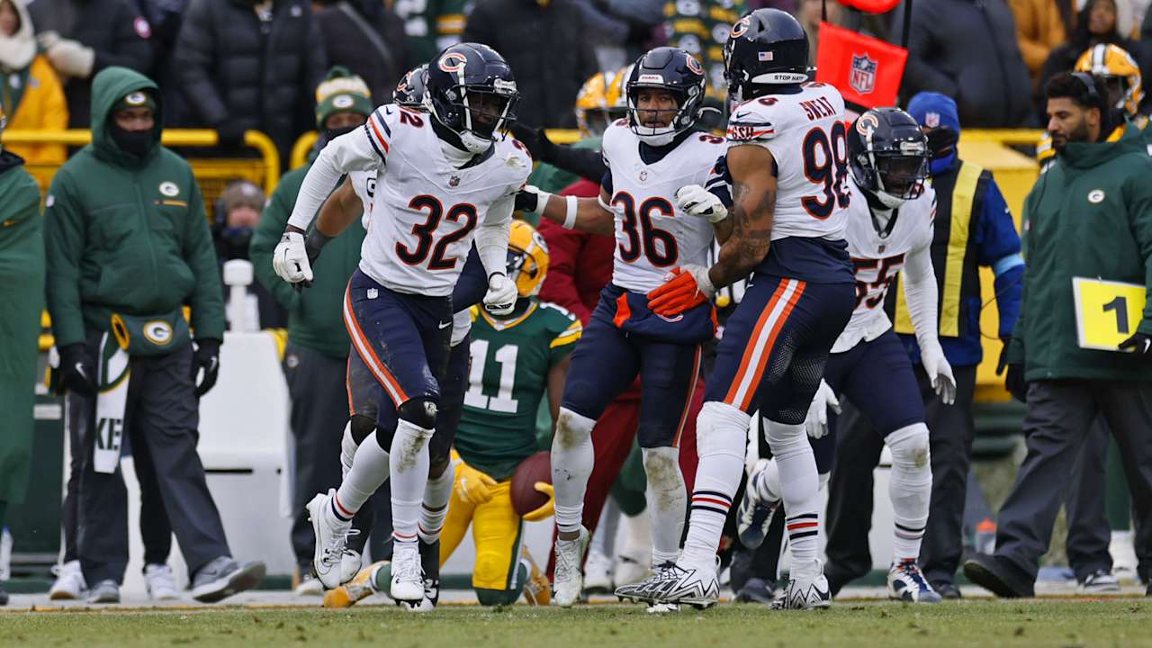 HIGHLIGHT: Bears sniff out Packers' fourth-down jet sweep attempt to ...