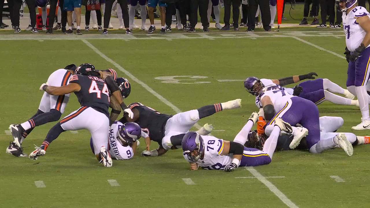 HIGHLIGHT: Gervon Dexter Sr. trips up J.J. McCarthy for Bears' first sack of 2025 season