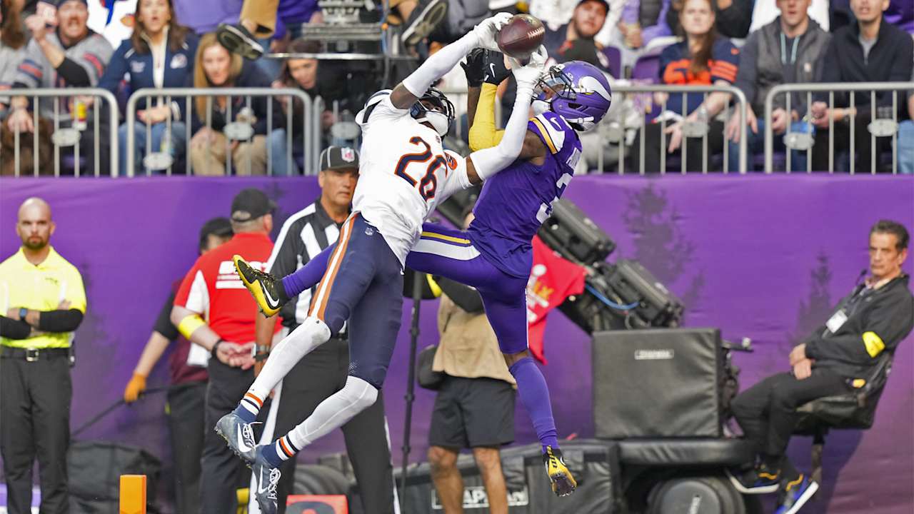 HIGHLIGHT: Nahshon Wright makes incredible play on ball to intercept J.J. McCarthy