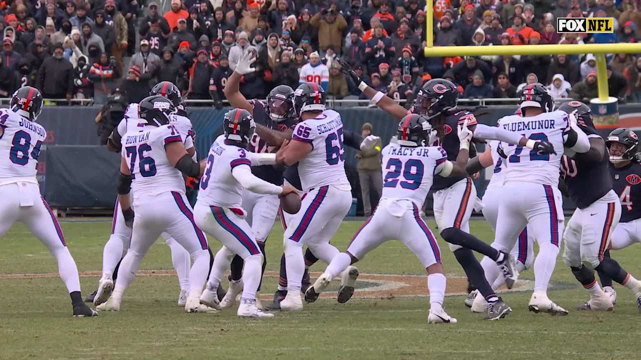 HIGHLIGHT: Tremaine Edmunds pressures Russell Wilson to seal Bears' win