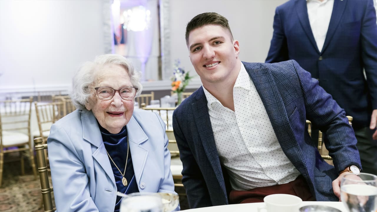 Sanborn receives prestigious Ed Block Courage Award