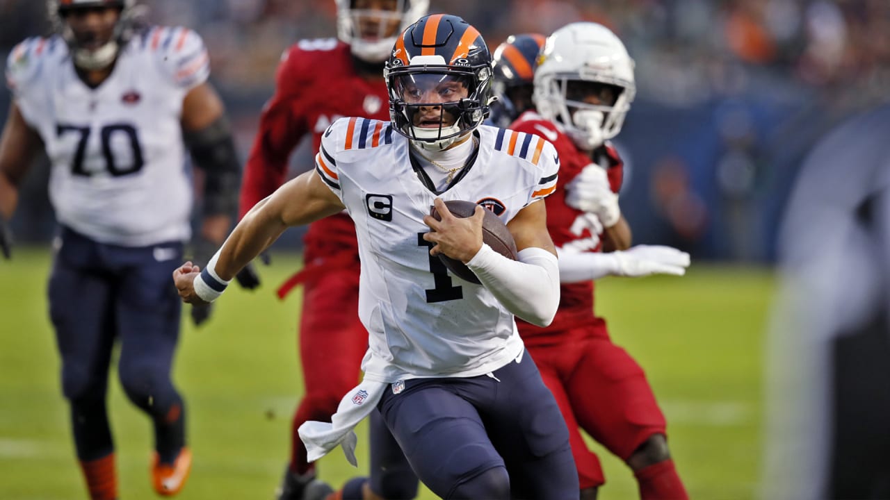 HIGHLIGHT: Justin Fields takes designed run for 24 yards