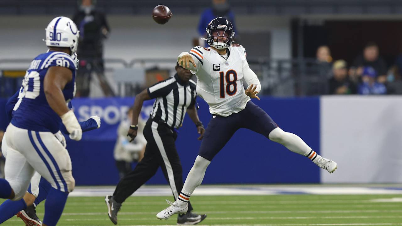 HIGHLIGHT: Caleb Williams jukes Colts defender out of his shoes before ...