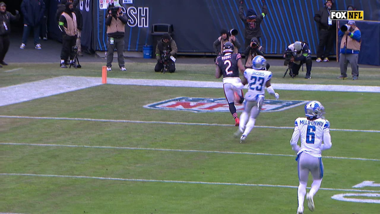 CAN'T-MISS HIGHLIGHT: Fields finds Moore for 38-yard TD on 4th-and-13