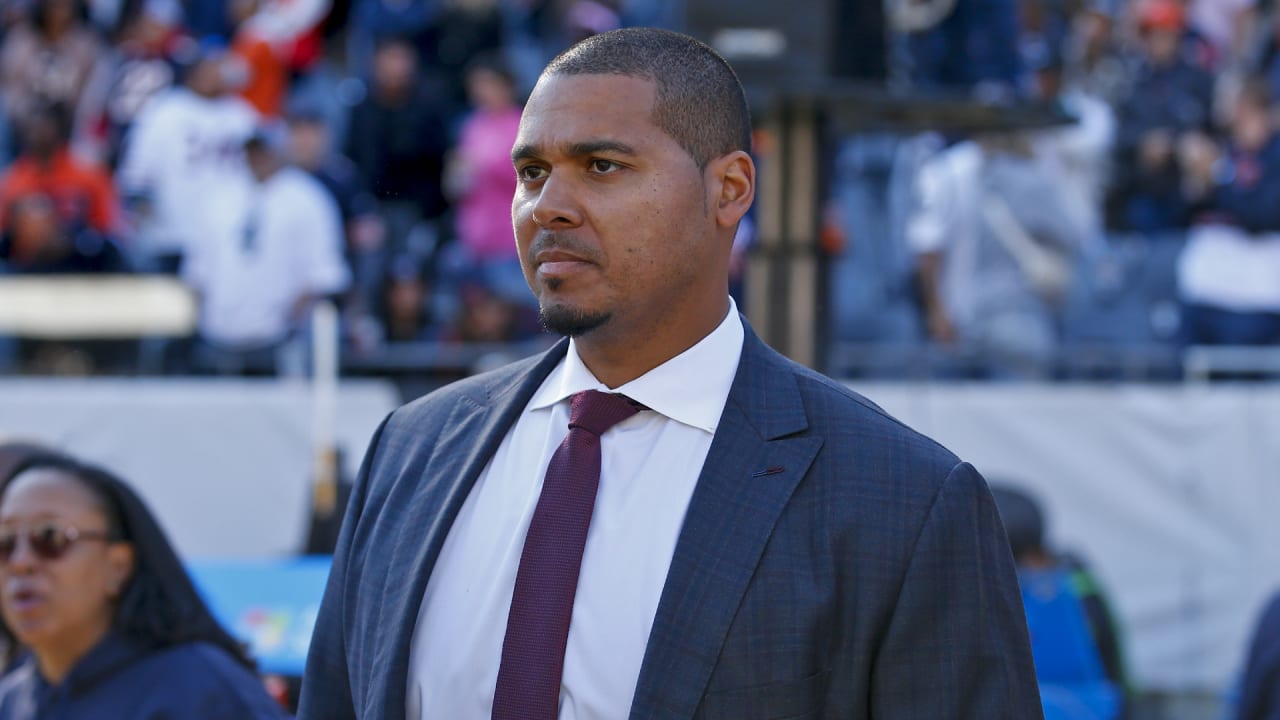 Poles talks Sweat's first game with Bears, Brisker's return