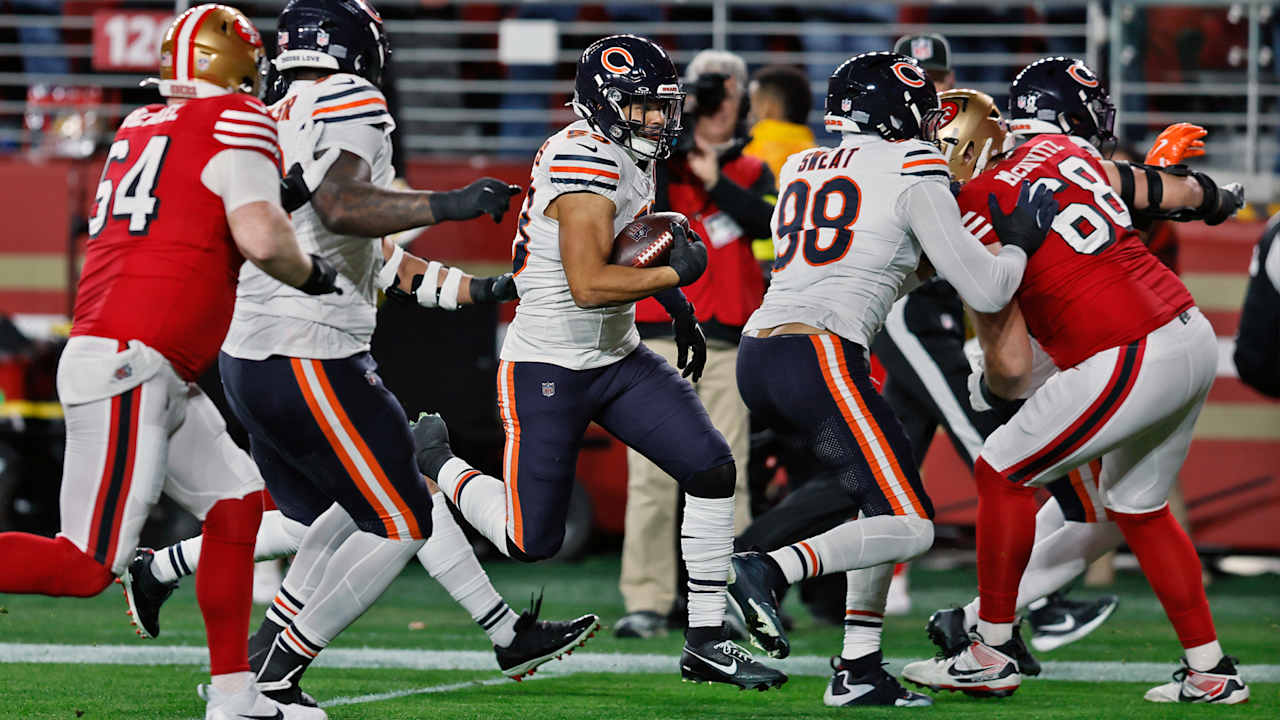 CAN'T-MISS HIGHLIGHT: FIRST PLAY PICK-SIX! T.J. Edwards returns INT for TD