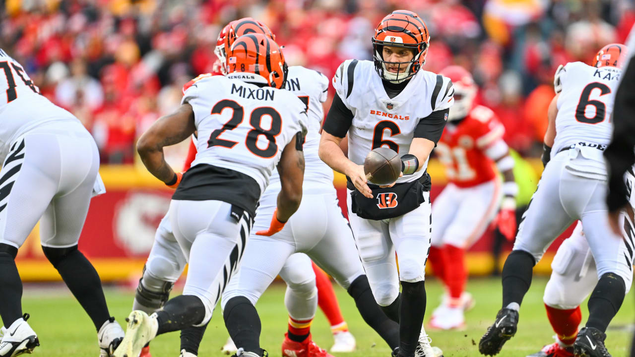 Browning's ninth TD pass of '23 hits Mixon, putting Bengals up 9-7 vs. KC