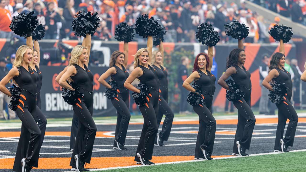 Best of Ben-Gals During Week 9 Against the Bears | CHEERLEADER PHOTOS