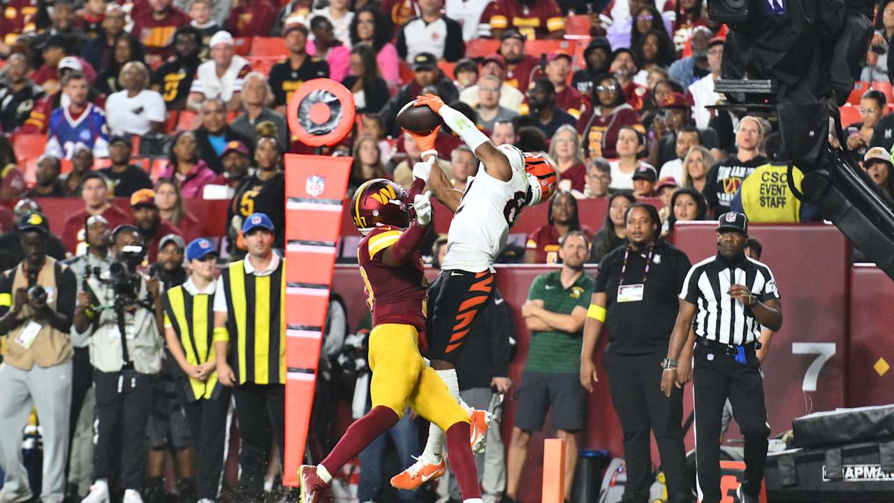Can't-Miss Play: Tinsley Makes Epic Back-Shoulder Catch for 13-yard TD ...