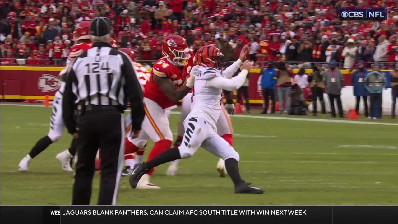 Trey Hendrickson's strip-sack of Mahomes gives Bengals possession ...