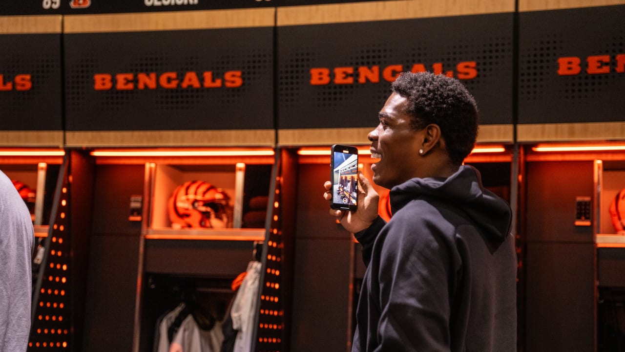Players Move into New Locker Room | Photos