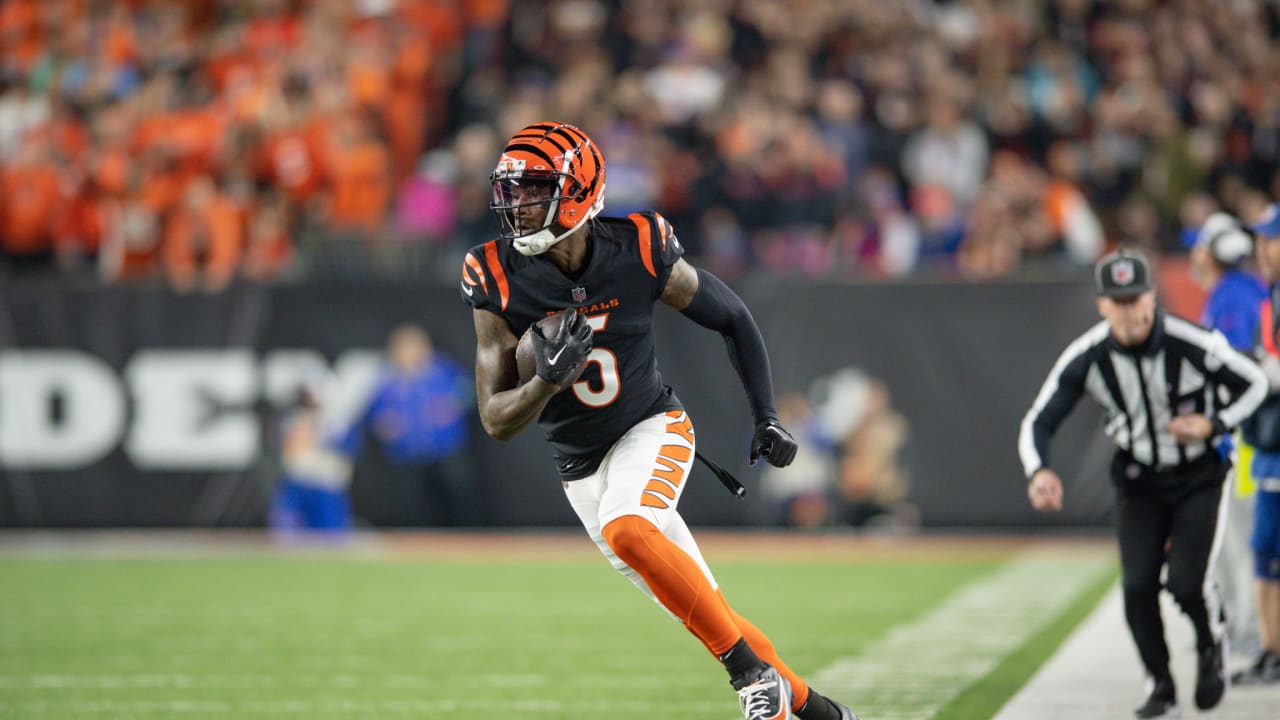 Tee Higgins shakes Micah Hyde for 21-yard run after tough catch along ...
