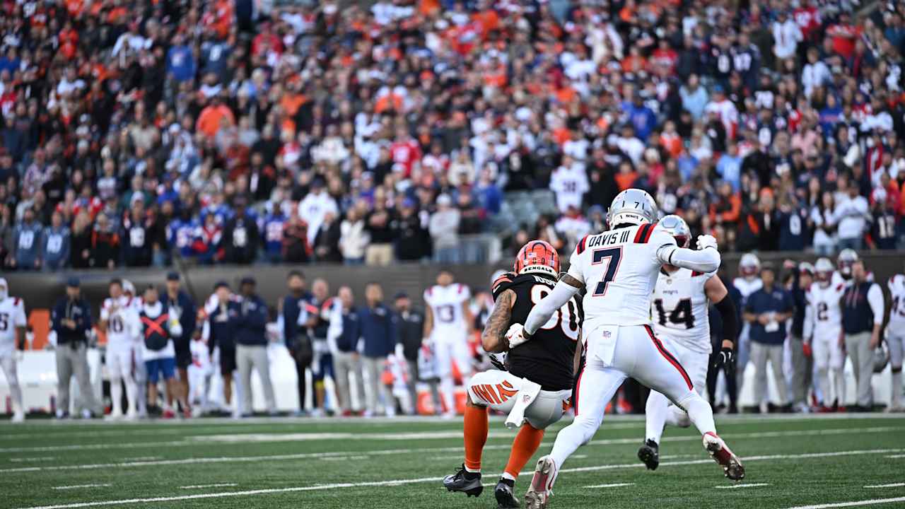 Iosivas' 19-yard catch sets Bengals up inside the Pats' 30-yard line ...