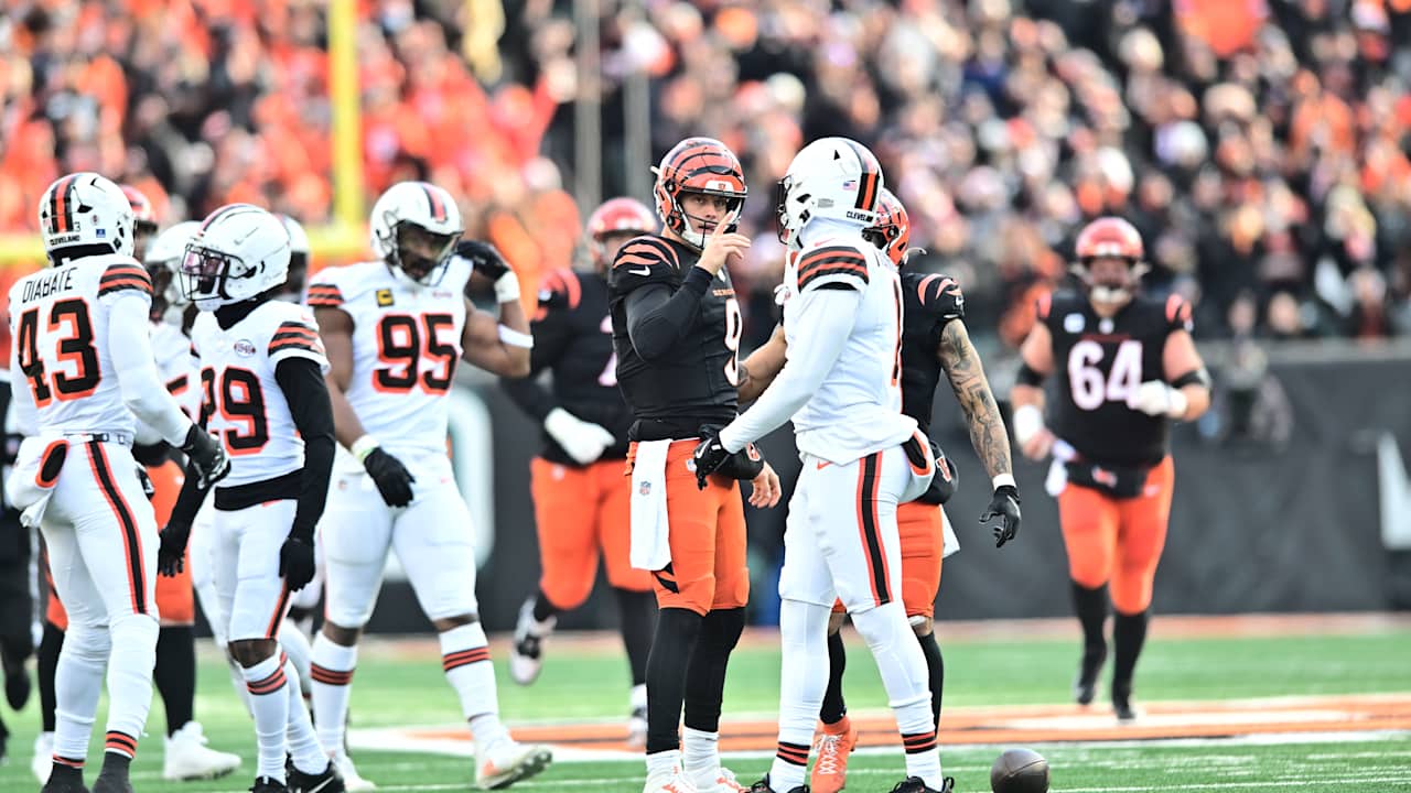 Can't-Miss Play: Burrow's ad-libbed flip pass | 2024 HIGHLIGHTS