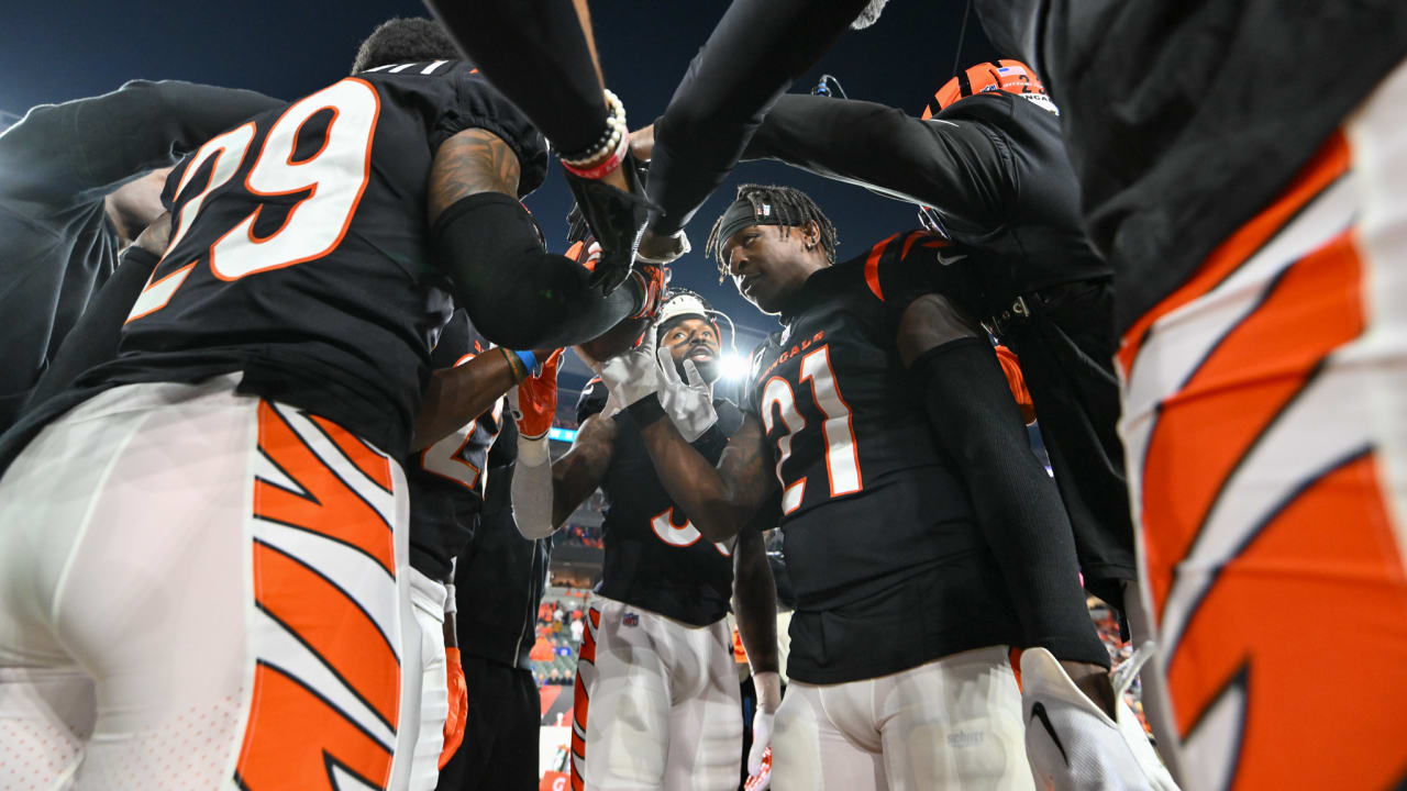 Can't-Miss Play: Nick Scott's BIG hit jars ball loose, upends Kincaid