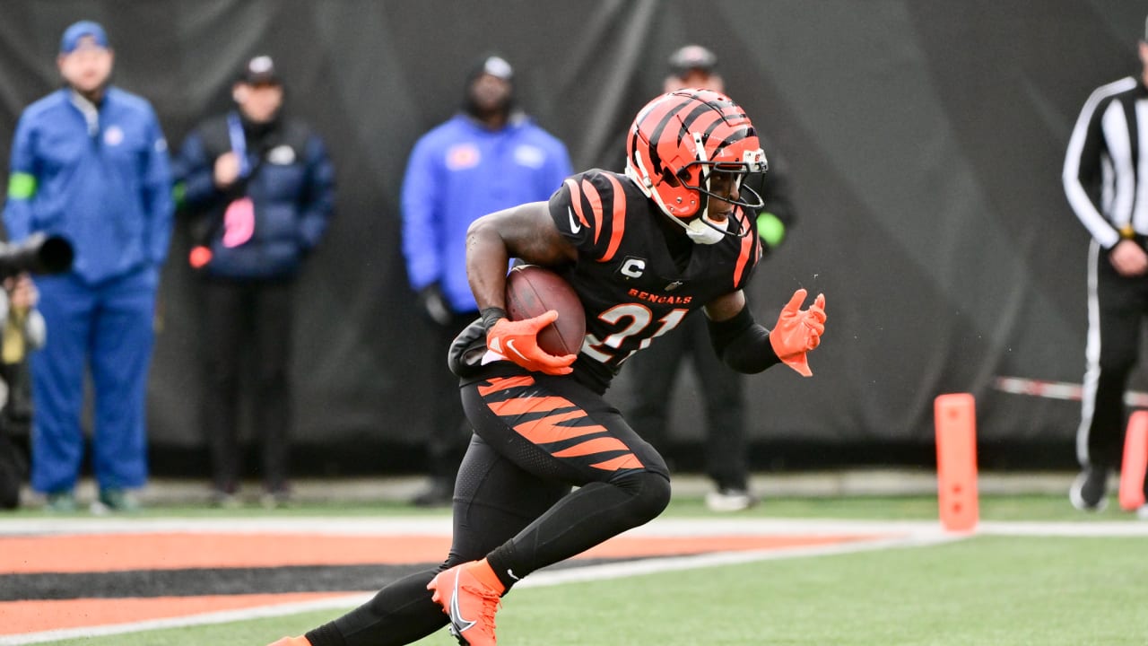 Goal-line INT! Mike Hilton jumps route for Cincy's first takeaway vs ...