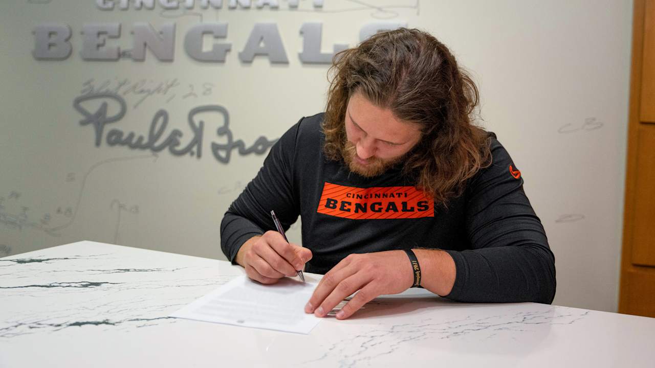 Bengals Extend LS Cal Adomitis