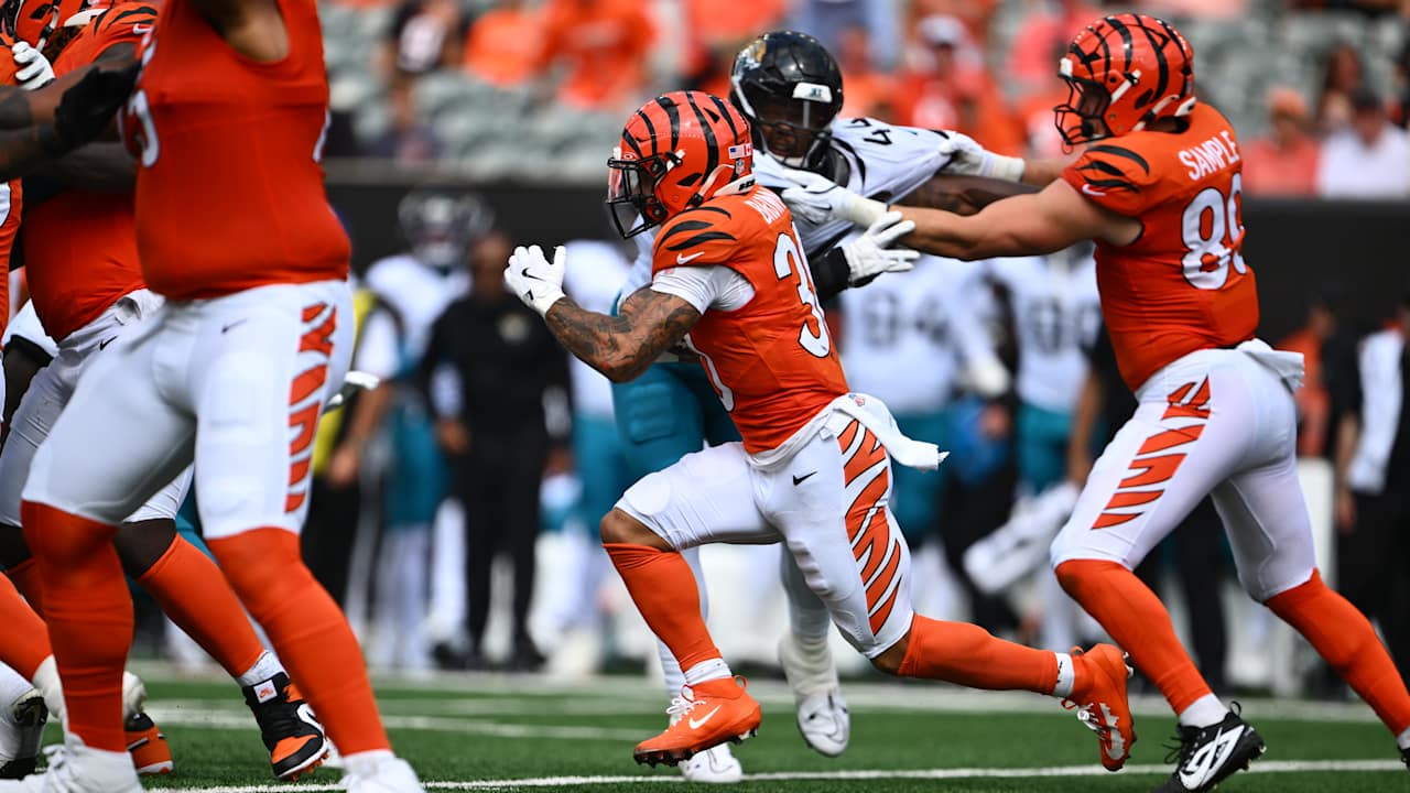 Bengals' convert fourth down with 13-yard gain | 2025 HIGHLIGHTS