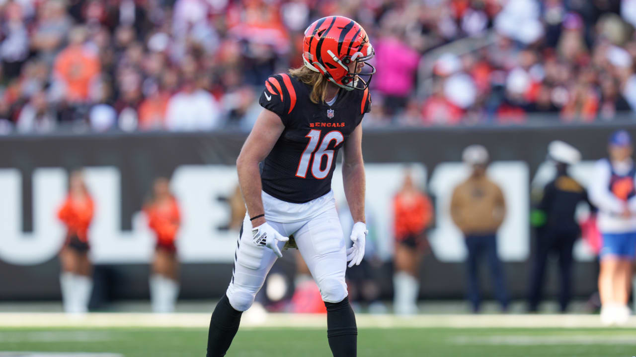 Burrow throws one across his body for 21-yard gain to Irwin amid three ...