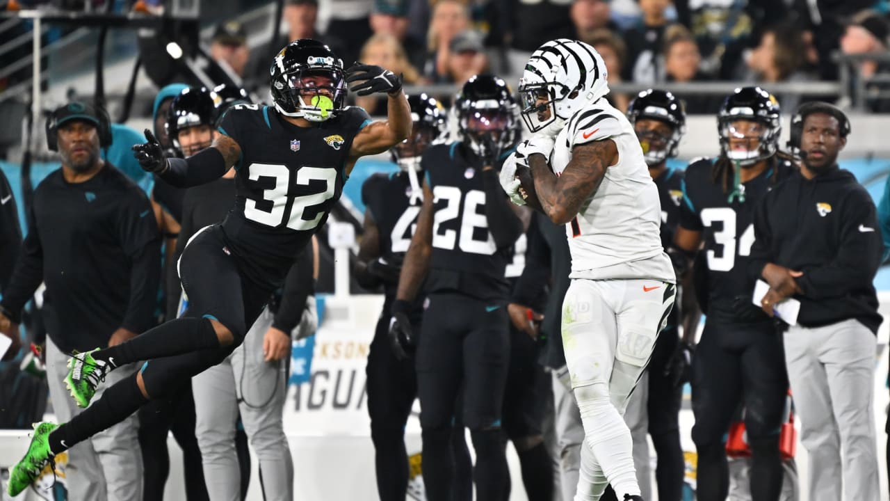 Chase's fourth-down snag moves chains in red zone