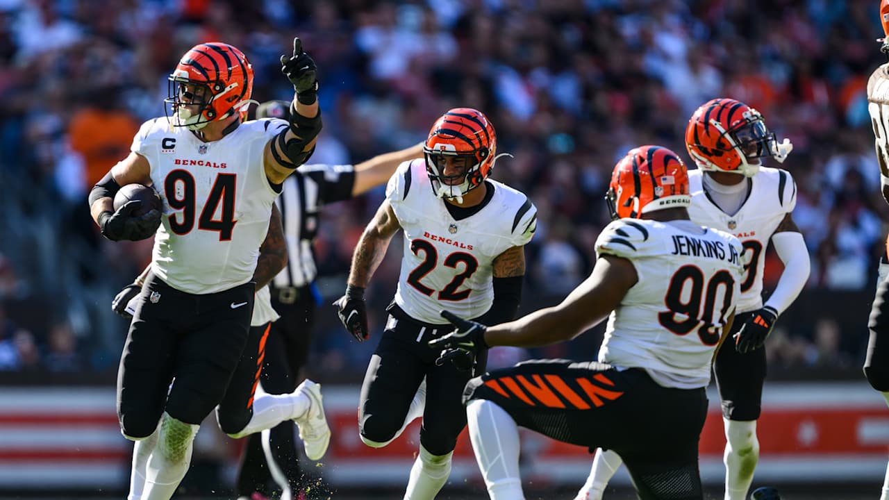 Bengals Legends Salute Sam Hubbard's Next Chapter