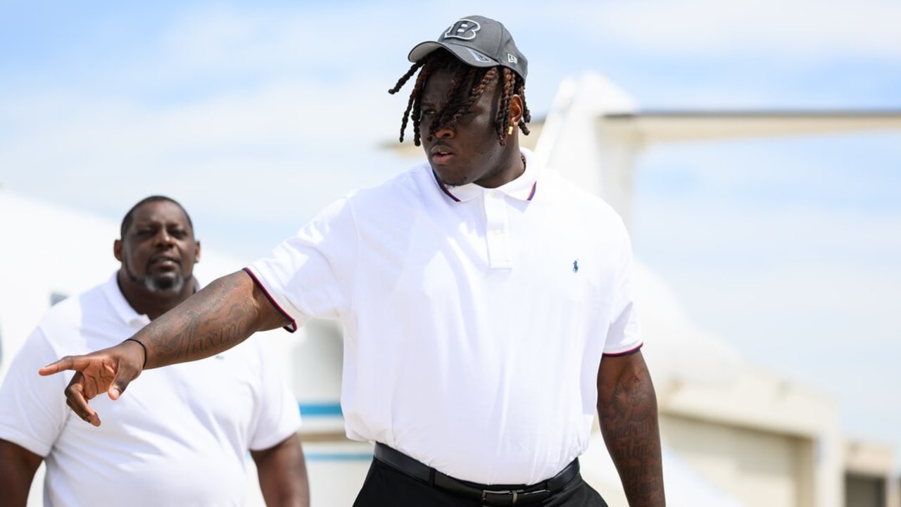Bengals First Round Pick Amarius Mims Touches Down in Cincinnati