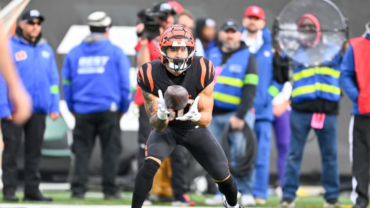 Chase Brown slips through several Vikes' defenders on 13-yard swing pass