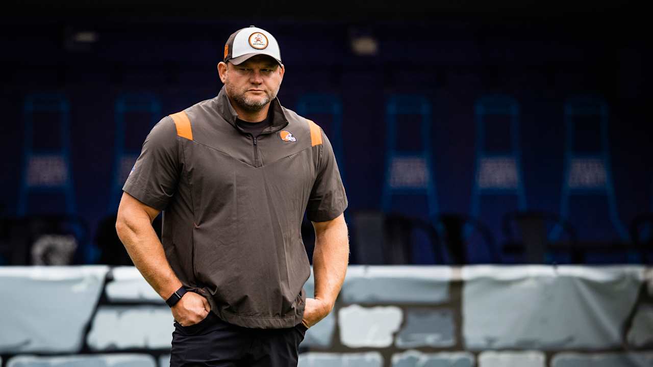 COACH PHOTOS | New Offensive Line Coach Scott Peters and Assistant ...