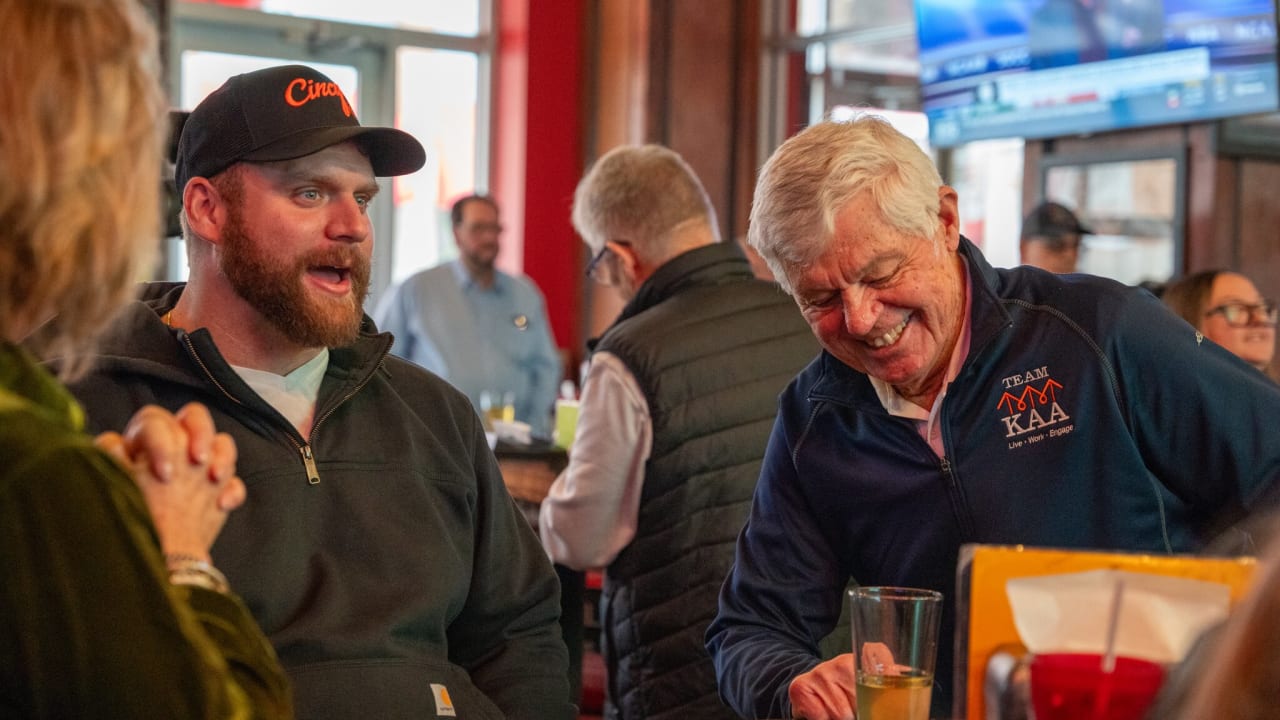 Bengals Men Of The Year Ken Anderson And Ted Karras Line Up Under ...
