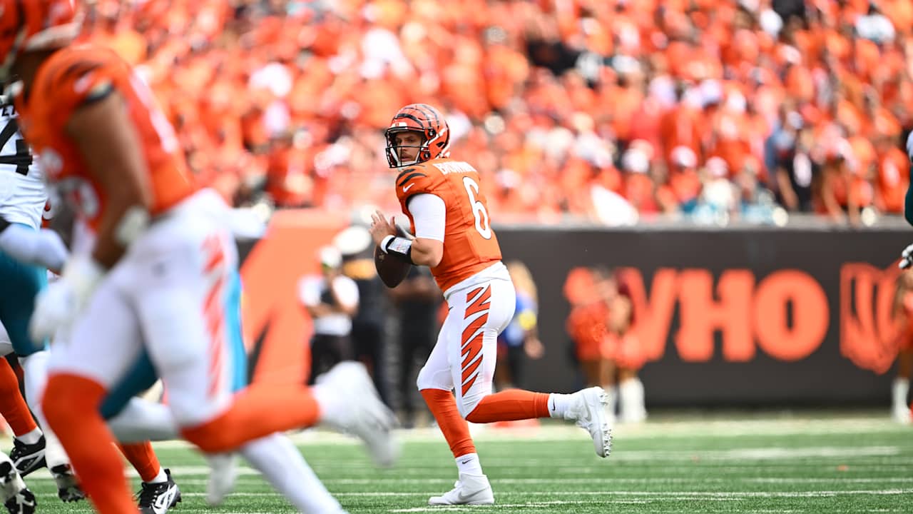 Browning's 25-yard loft to Chase puts WR over 100 yards on the day ...