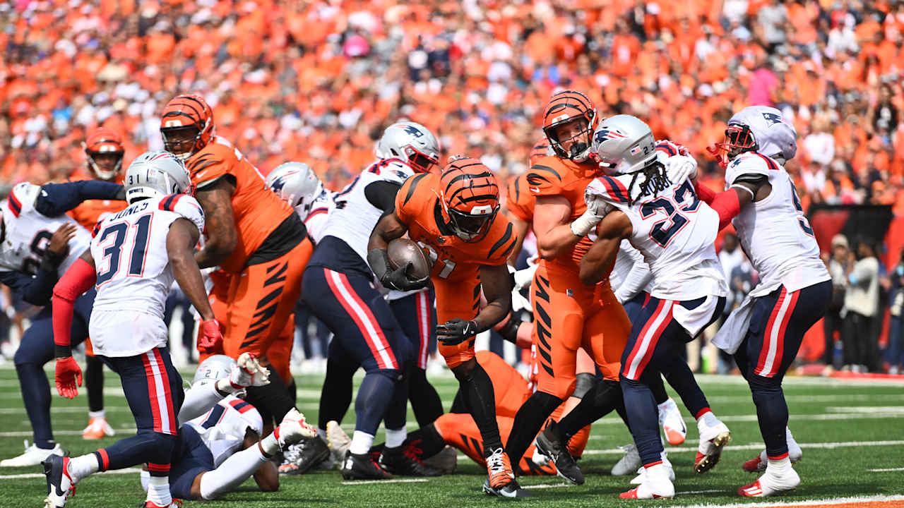 Bengals' first points of '24 come via Zack Moss' TD plunge in third ...