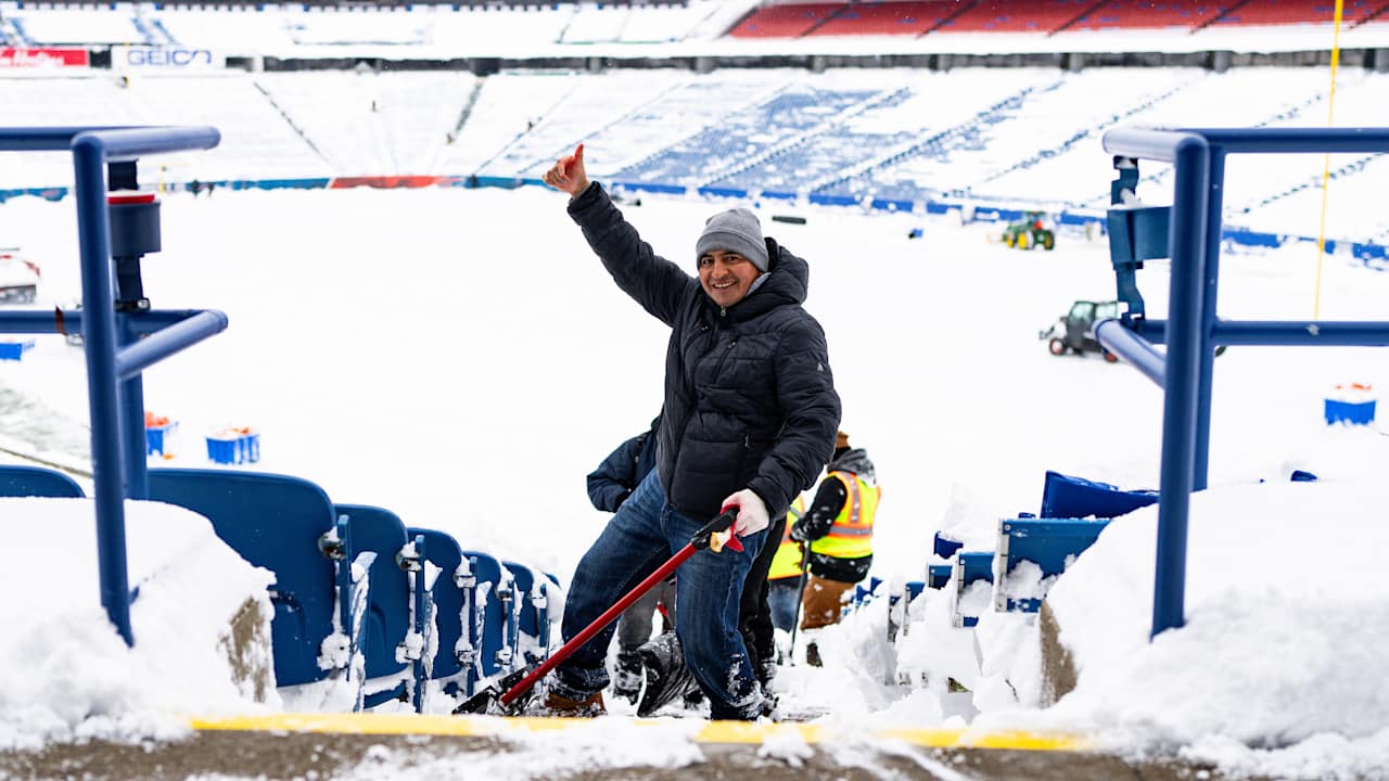 Crews clearing snow from Highmark Stadium before Bills vs. 49ers ...