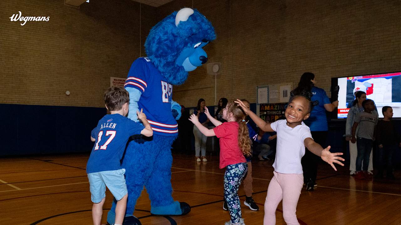 In the Community | Bills Foundation and Wegmans Visit School Garden
