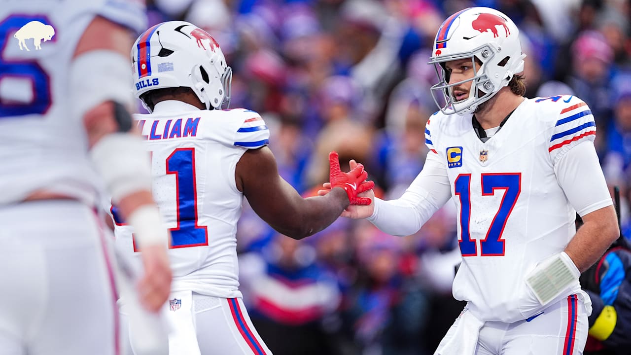 Josh Allen rushes for a 2-yard touchdown! | Bills vs. Buccaneers Highlights